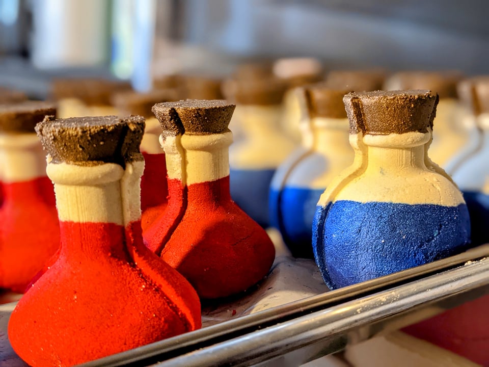 Beaker Bottle Bath Bomb Mold – Chunkadust